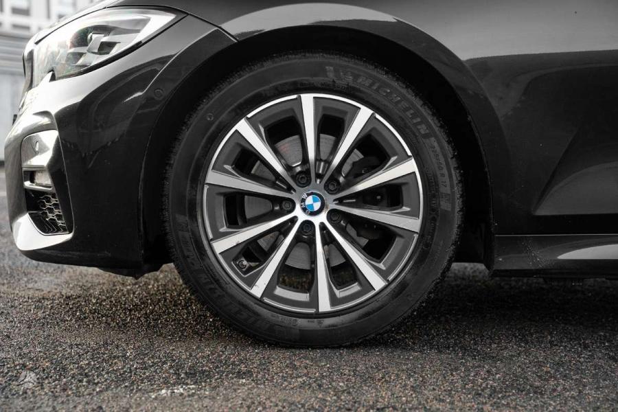 Melns BMW 320 2020 Viļņa, ar dzinēja tilpumu 2.00 L un nobraukumu 191 tūkst. km par 18999 €, foto 11 vietnē AUTOMOTO.COM.LV