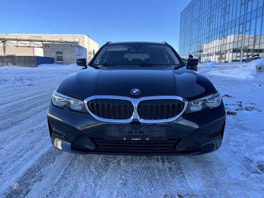 Black BMW 320 2020 in Panevezys, with an engine capacity of 2.00 L and mileage of 297 thousand km for 15250 €, photo 5 on AUTOMOTO.COM.LV