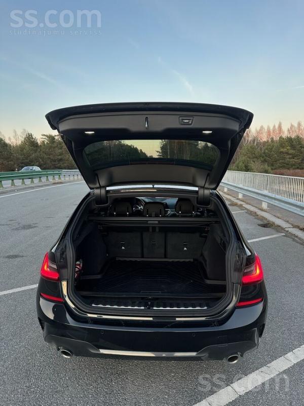 Black BMW 320 2020 in Jurmala, with an engine capacity of 2.00 L and mileage of 260 thousand km for 20500 €, photo 5 on AUTOMOTO.COM.LV