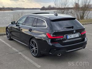 Black BMW 320 2020 in Riga, with an engine capacity of 2.00 L and mileage of 208 thousand km for 17990 €, photo 4 on AUTOMOTO.COM.LV