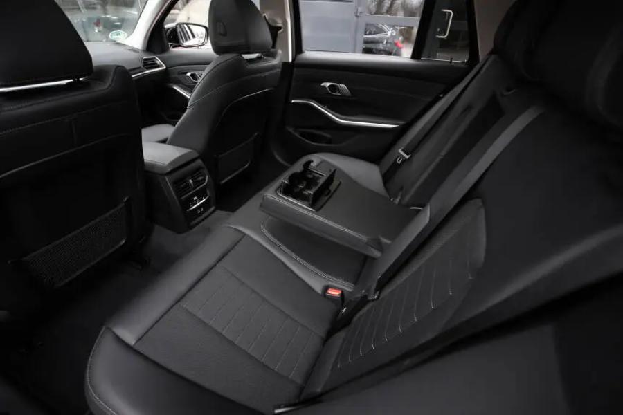 Melns BMW 320 2020 Jelgava, ar dzinēja tilpumu 2.00 L un nobraukumu 120 tūkst. km par 23800 €, foto 11 vietnē AUTOMOTO.COM.LV