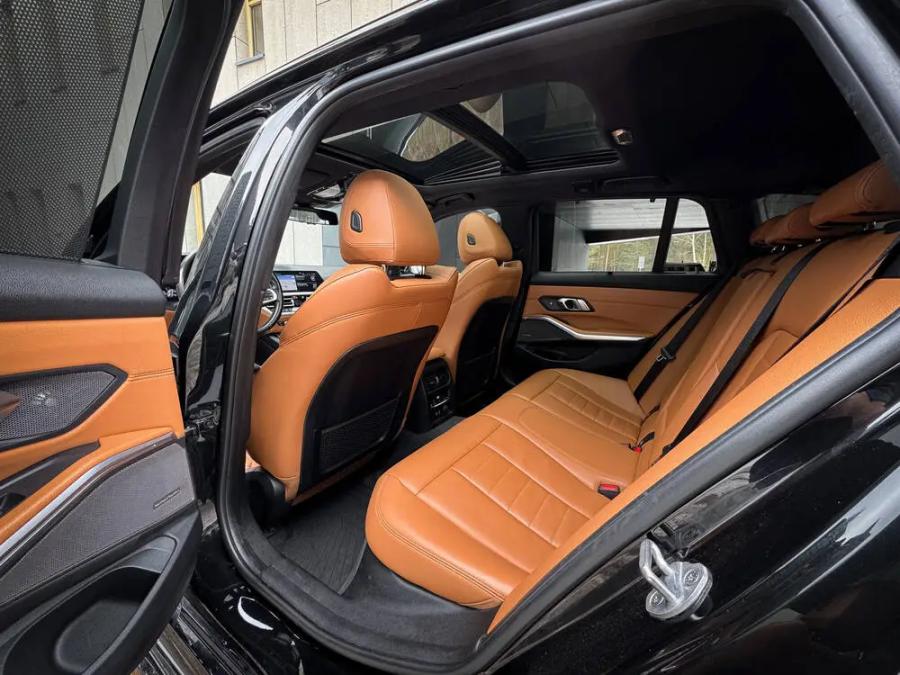 Melns BMW 320 2020 Rīga, ar dzinēja tilpumu 2.00 L un nobraukumu 165 tūkst. km par 22300 €, foto 27 vietnē AUTOMOTO.COM.LV