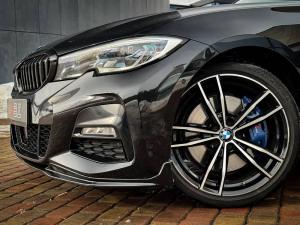 Melns BMW 320 2020 Rīga, ar dzinēja tilpumu 2.00 L un nobraukumu 165 tūkst. km par 22300 €, foto 43 vietnē AUTOMOTO.COM.LV