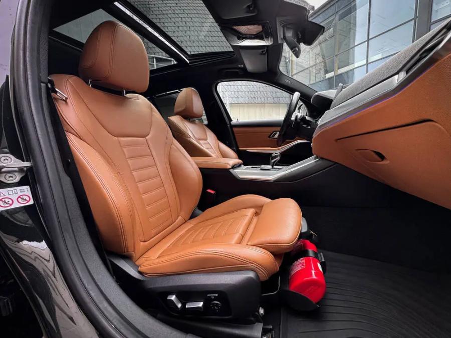 Melns BMW 320 2020 Rīga, ar dzinēja tilpumu 2.00 L un nobraukumu 165 tūkst. km par 22300 €, foto 39 vietnē AUTOMOTO.COM.LV