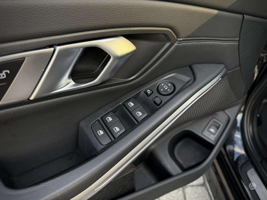 Melns BMW 320 2020 Joniškis, ar dzinēja tilpumu 2.00 L un nobraukumu 194 tūkst. km par 18500 €, foto 29 vietnē AUTOMOTO.COM.LV