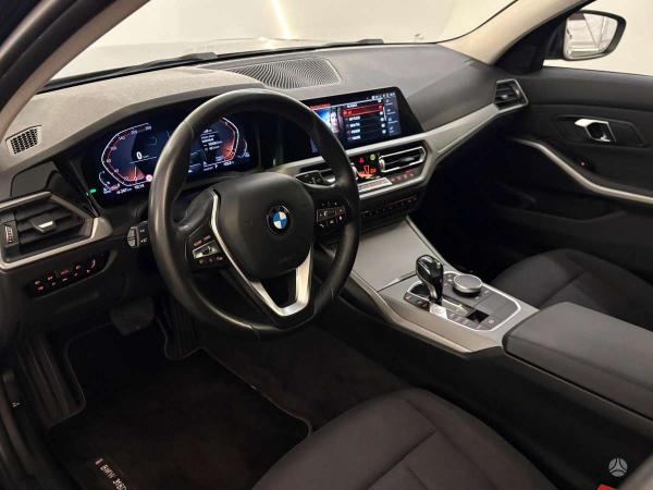 Melns BMW 320 2020 Marijampole, ar dzinēja tilpumu 2.00 L un nobraukumu 230 tūkst. km par 15999 €, foto 2 vietnē AUTOMOTO.COM.LV