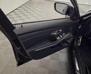 Black BMW 320 2020 in Marijampole, with an engine capacity of 2.00 L and mileage of 274 thousand km for 17750 €, photo 26 on AUTOMOTO.COM.LV
