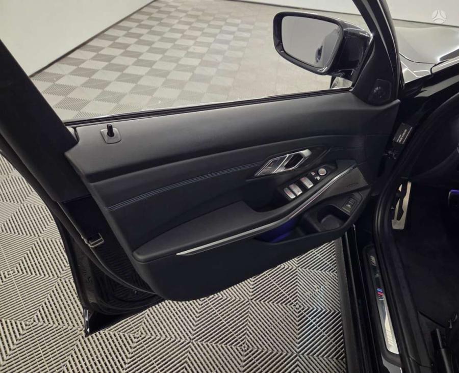 Black BMW 320 2020 in Marijampole, with an engine capacity of 2.00 L and mileage of 274 thousand km for 17750 €, photo 26 on AUTOMOTO.COM.LV