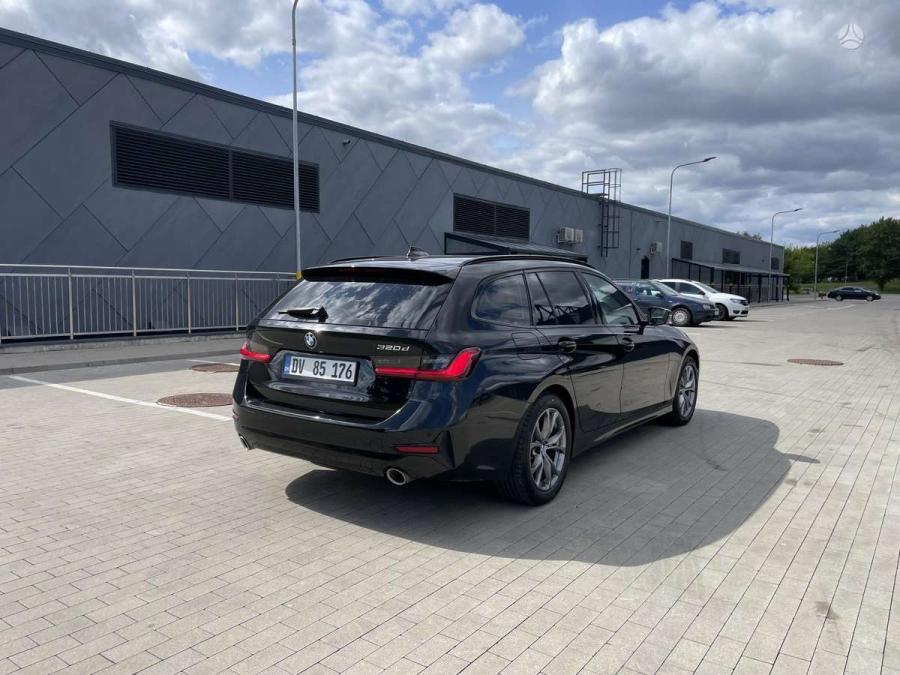 Black BMW 320 2020 in Jonava, with an engine capacity of 2.00 L and mileage of 246 thousand km for 16299 €, photo 4 on AUTOMOTO.COM.LV