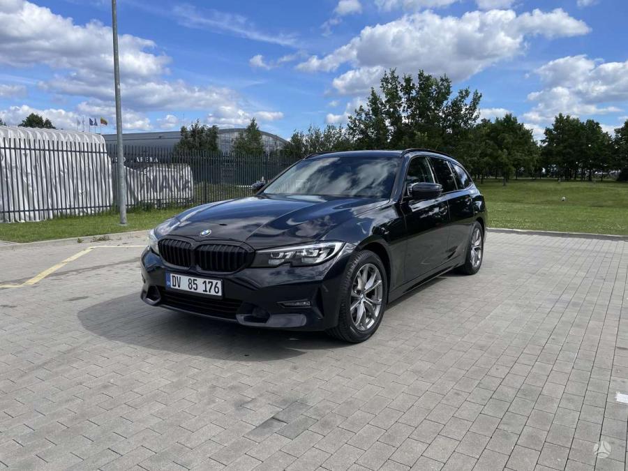Black BMW 320 2020 in Jonava, with an engine capacity of 2.00 L and mileage of 246 thousand km for 16299 €, photo 5 on AUTOMOTO.COM.LV