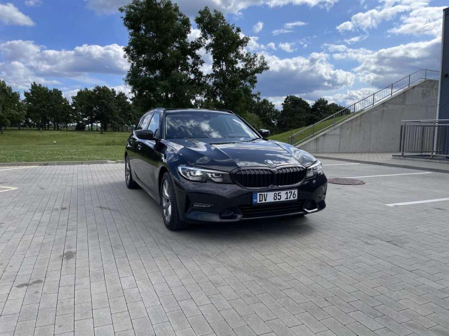 Black BMW 320 2020 in Jonava, with an engine capacity of 2.00 L and mileage of 246 thousand km for 16299 €, photo 6 on AUTOMOTO.COM.LV