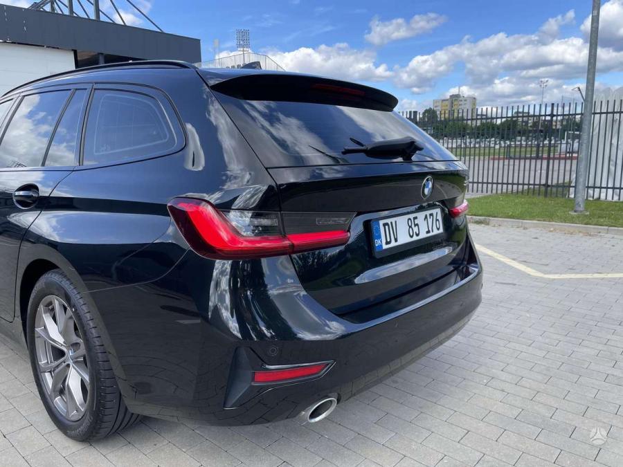 Black BMW 320 2020 in Jonava, with an engine capacity of 2.00 L and mileage of 246 thousand km for 16299 €, photo 11 on AUTOMOTO.COM.LV
