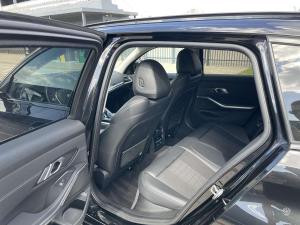 Black BMW 320 2020 in Jonava, with an engine capacity of 2.00 L and mileage of 246 thousand km for 16299 €, photo 13 on AUTOMOTO.COM.LV