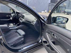 Black BMW 320 2020 in Jonava, with an engine capacity of 2.00 L and mileage of 246 thousand km for 16299 €, photo 17 on AUTOMOTO.COM.LV