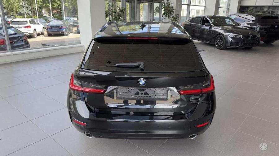 Melns BMW 320 2020 Marijampole, ar dzinēja tilpumu 2.00 L un nobraukumu 182 tūkst. km par 19999 €, foto 5 vietnē AUTOMOTO.COM.LV