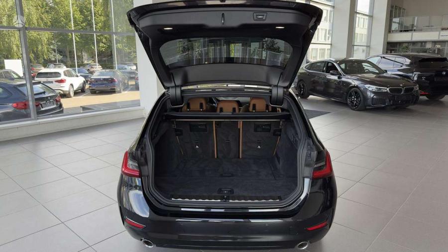 Melns BMW 320 2020 Marijampole, ar dzinēja tilpumu 2.00 L un nobraukumu 182 tūkst. km par 19999 €, foto 6 vietnē AUTOMOTO.COM.LV