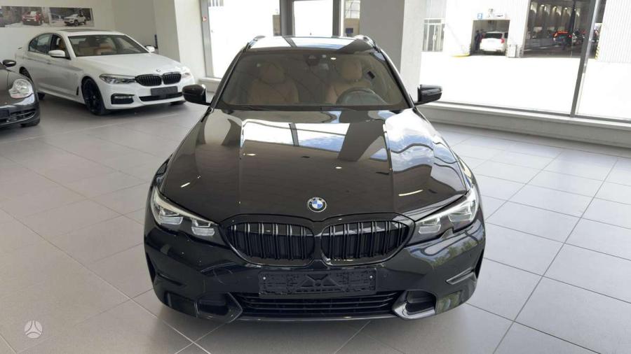 Melns BMW 320 2020 Marijampole, ar dzinēja tilpumu 2.00 L un nobraukumu 182 tūkst. km par 19999 €, foto 10 vietnē AUTOMOTO.COM.LV