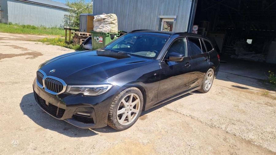 Black BMW 320 2020 in Kaunas, with an engine capacity of 2.00 L and mileage of 114 thousand km for 22990 €, photo 1 on AUTOMOTO.COM.LV