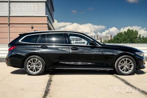 Black BMW 320 2020 in Riga, with an engine capacity of 2.00 L and mileage of 272 thousand km for 17550 €, photo 8 on AUTOMOTO.COM.LV