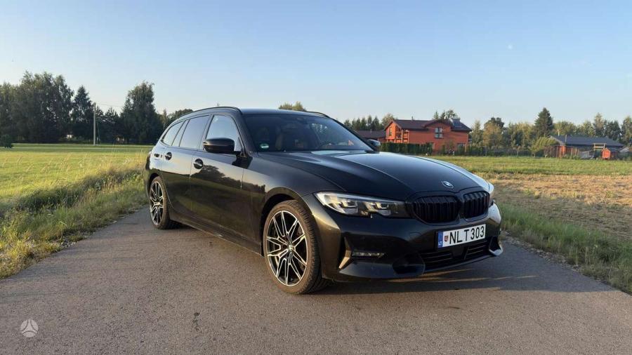 Black BMW 320 2020 in Panevezys, with an engine capacity of 2.00 L and mileage of 260 thousand km for 16499 €, photo 13 on AUTOMOTO.COM.LV