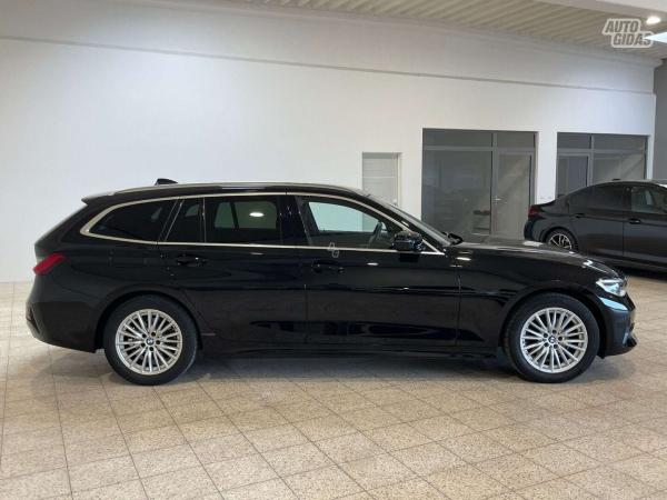 Black BMW 320 2021 in Kaunas, with an engine capacity of 2.00 L and mileage of 98 thousand km for 28496 €, photo 8 on AUTOMOTO.COM.LV