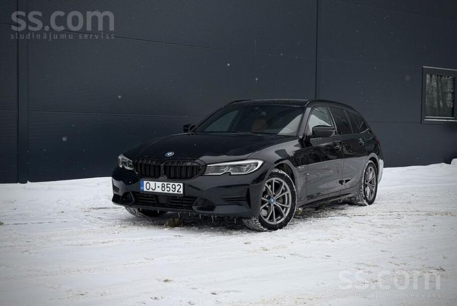 Black BMW 320 2021 in Riga, with an engine capacity of 2.00 L and mileage of 143 thousand km for 23495 €, photo 1 on AUTOMOTO.COM.LV
