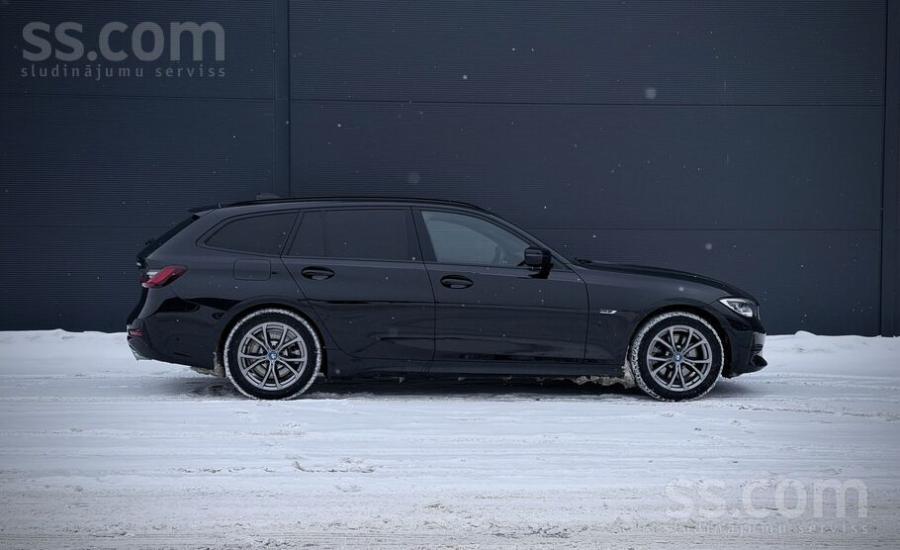 Black BMW 320 2021 in Riga, with an engine capacity of 2.00 L and mileage of 143 thousand km for 23495 €, photo 5 on AUTOMOTO.COM.LV