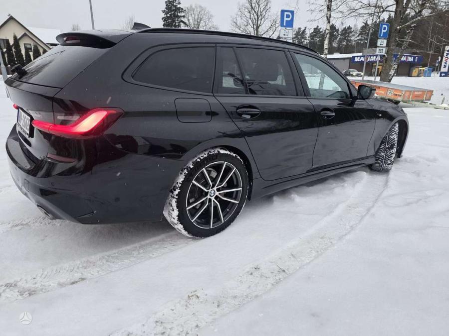 Black BMW 320 2021 in Riga, with an engine capacity of 0.00 L and mileage of 125 thousand km for 25500 €, photo 6 on AUTOMOTO.COM.LV