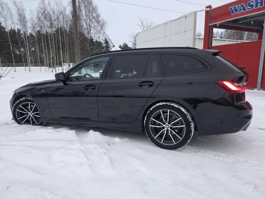 Black BMW 320 2021 in Riga, with an engine capacity of 0.00 L and mileage of 125 thousand km for 25500 €, photo 10 on AUTOMOTO.COM.LV