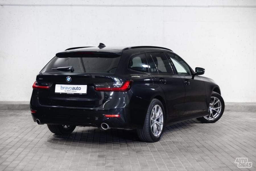 Black BMW 320 2021 in Vilnius, with an engine capacity of 2.00 L and mileage of 137 thousand km for 21521 €, photo 8 on AUTOMOTO.COM.LV