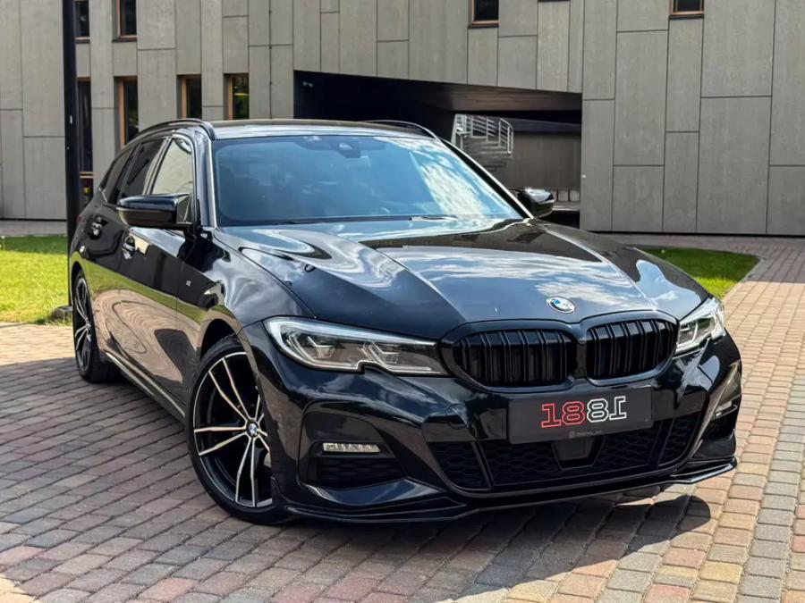 Black BMW 320 2021 in Riga, with an engine capacity of 2.00 L and mileage of 158 thousand km for 21900 €, photo 3 on AUTOMOTO.COM.LV