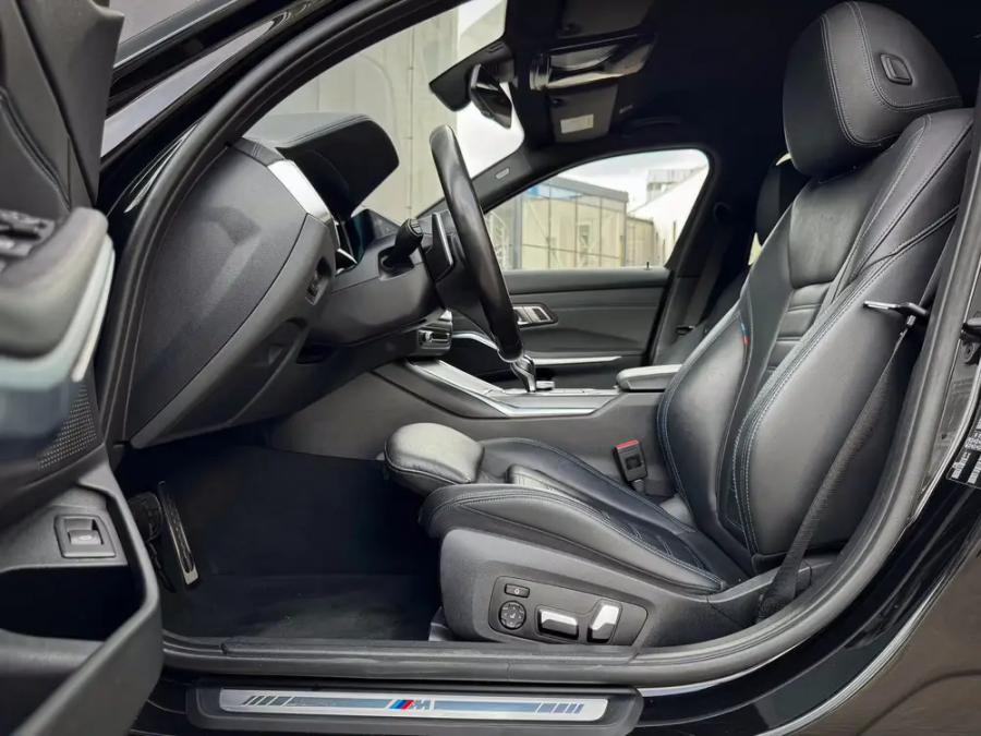 Black BMW 320 2021 in Riga, with an engine capacity of 2.00 L and mileage of 158 thousand km for 21900 €, photo 9 on AUTOMOTO.COM.LV