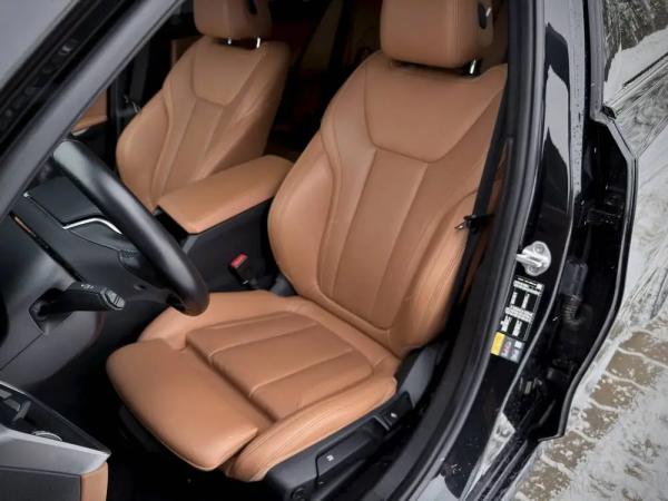 Black BMW 320 2021 in Riga, with an engine capacity of 2.00 L and mileage of 143 thousand km for 23495 €, photo 9 on AUTOMOTO.COM.LV