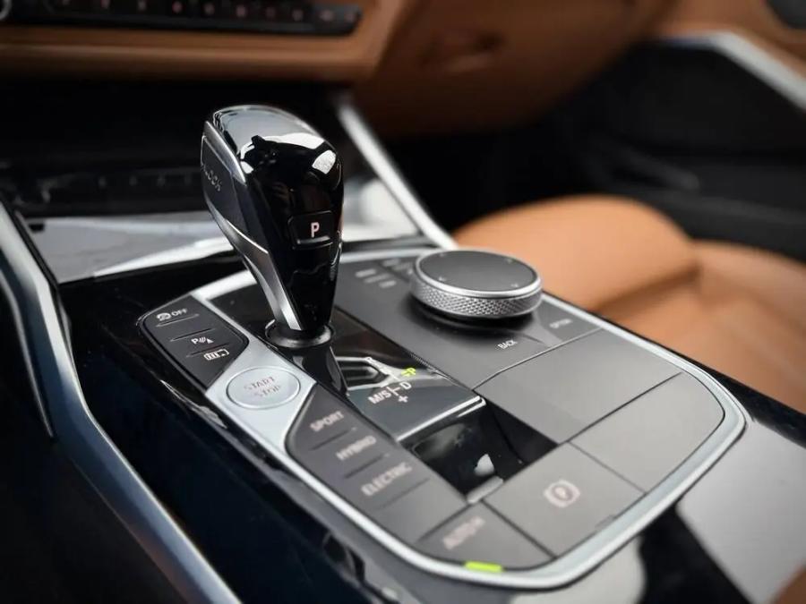 Melns BMW 320 2021 Rīga, ar dzinēja tilpumu 2.00 L un nobraukumu 143 tūkst. km par 23495 €, foto 25 vietnē AUTOMOTO.COM.LV