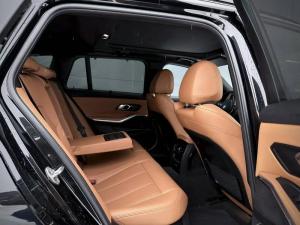 Melns BMW 320 2021 Rīga, ar dzinēja tilpumu 2.00 L un nobraukumu 143 tūkst. km par 23495 €, foto 30 vietnē AUTOMOTO.COM.LV