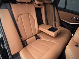 Melns BMW 320 2021 Rīga, ar dzinēja tilpumu 2.00 L un nobraukumu 143 tūkst. km par 23495 €, foto 31 vietnē AUTOMOTO.COM.LV
