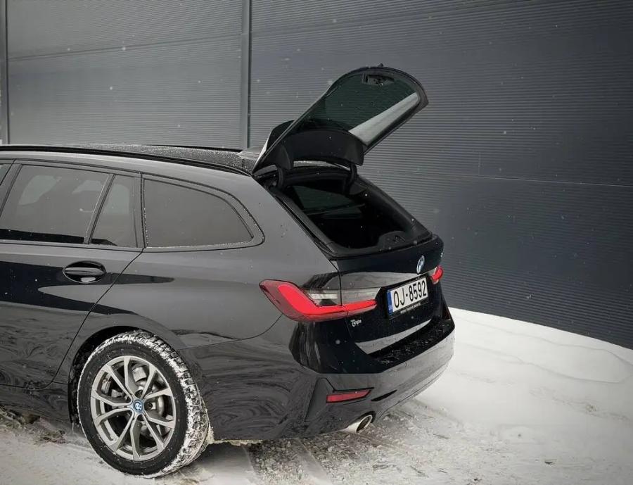 Melns BMW 320 2021 Rīga, ar dzinēja tilpumu 2.00 L un nobraukumu 143 tūkst. km par 23495 €, foto 33 vietnē AUTOMOTO.COM.LV