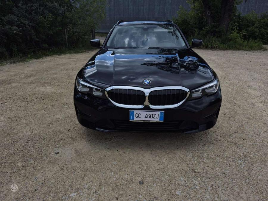 Black BMW 320 2021 in Kaunas, with an engine capacity of 2.00 L and mileage of 203 thousand km for 15900 €, photo 12 on AUTOMOTO.COM.LV