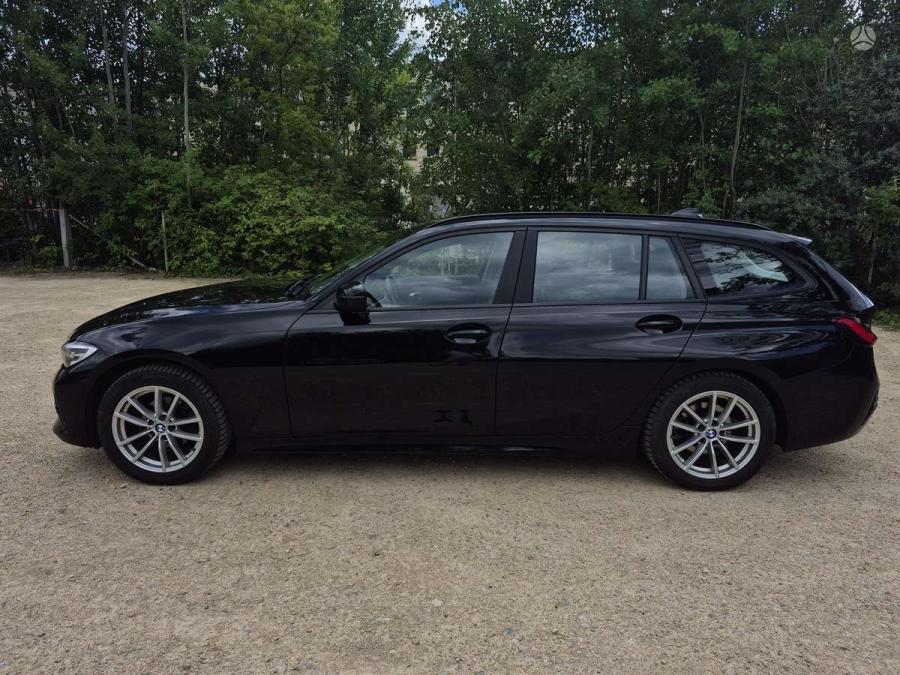Black BMW 320 2021 in Kaunas, with an engine capacity of 2.00 L and mileage of 203 thousand km for 15900 €, photo 14 on AUTOMOTO.COM.LV