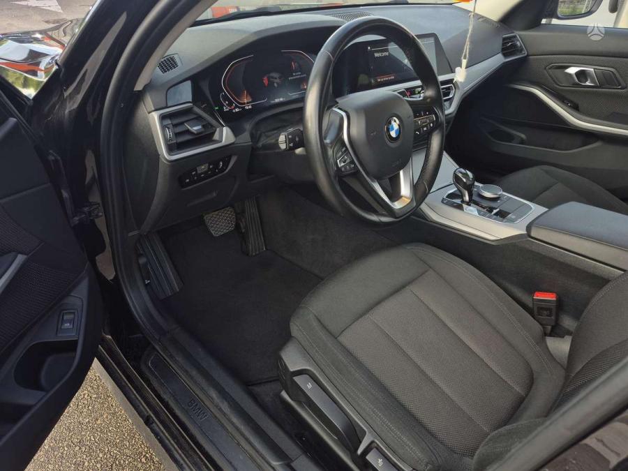 Black BMW 320 2021 in Kaunas, with an engine capacity of 2.00 L and mileage of 203 thousand km for 15900 €, photo 21 on AUTOMOTO.COM.LV