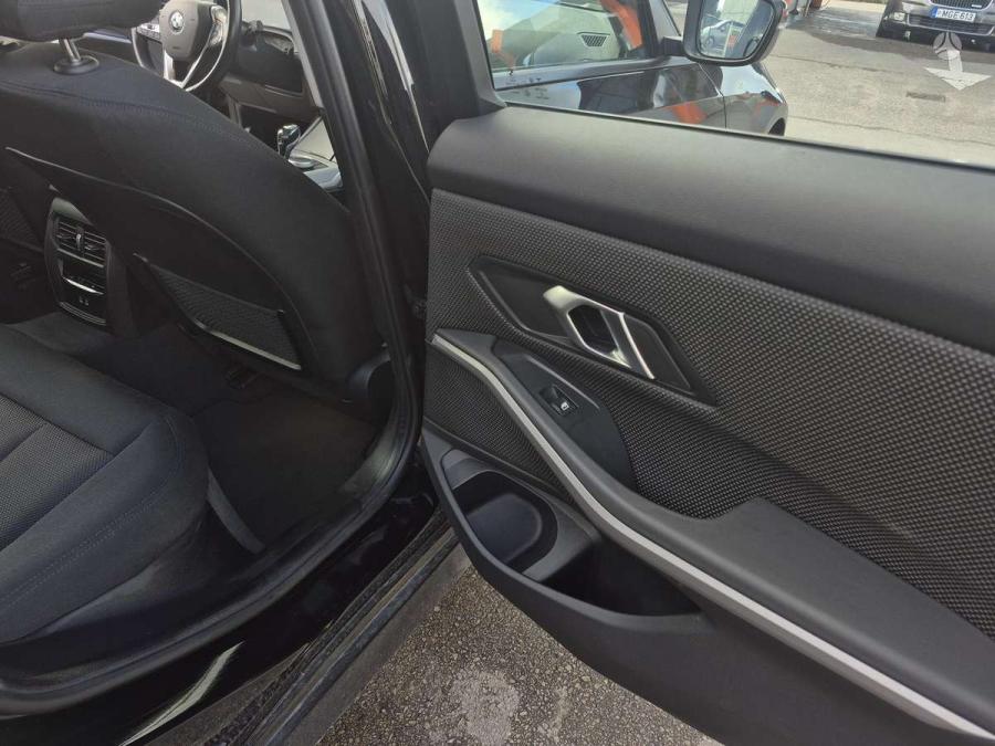 Black BMW 320 2021 in Kaunas, with an engine capacity of 2.00 L and mileage of 203 thousand km for 15900 €, photo 26 on AUTOMOTO.COM.LV