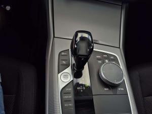 Black BMW 320 2021 in Kaunas, with an engine capacity of 2.00 L and mileage of 203 thousand km for 15900 €, photo 35 on AUTOMOTO.COM.LV
