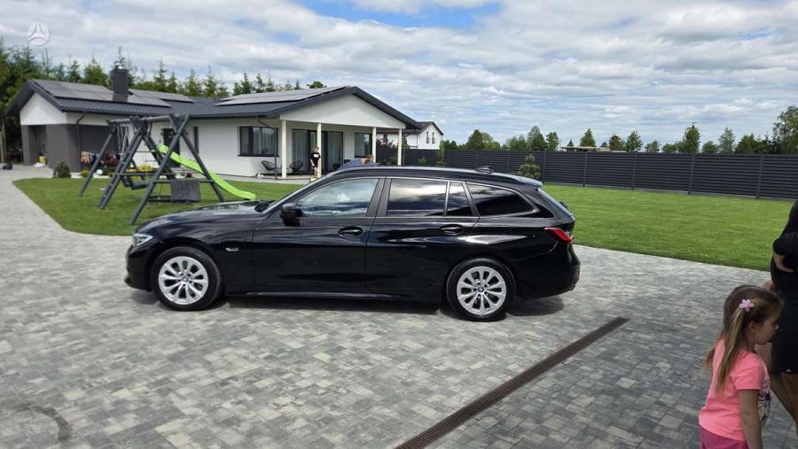 Melns BMW 320 2021 Kauņa, ar dzinēja tilpumu 2.00 L un nobraukumu 232 tūkst. km par 17250 €, foto 3 vietnē AUTOMOTO.COM.LV