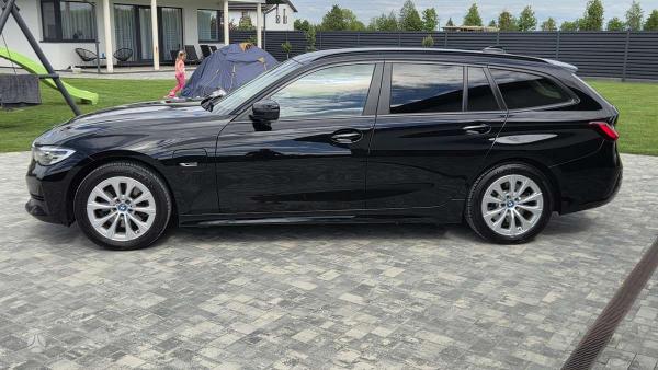 Melns BMW 320 2021 Kauņa, ar dzinēja tilpumu 2.00 L un nobraukumu 232 tūkst. km par 17250 €, foto 3 vietnē AUTOMOTO.COM.LV