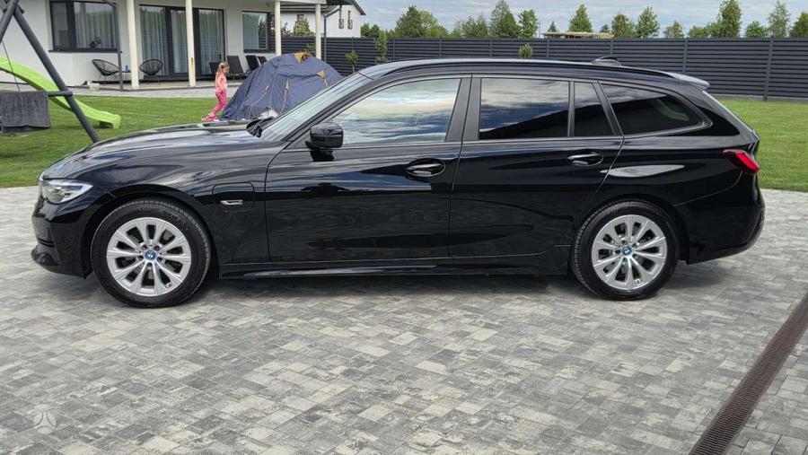 Melns BMW 320 2021 Kauņa, ar dzinēja tilpumu 2.00 L un nobraukumu 232 tūkst. km par 17250 €, foto 4 vietnē AUTOMOTO.COM.LV