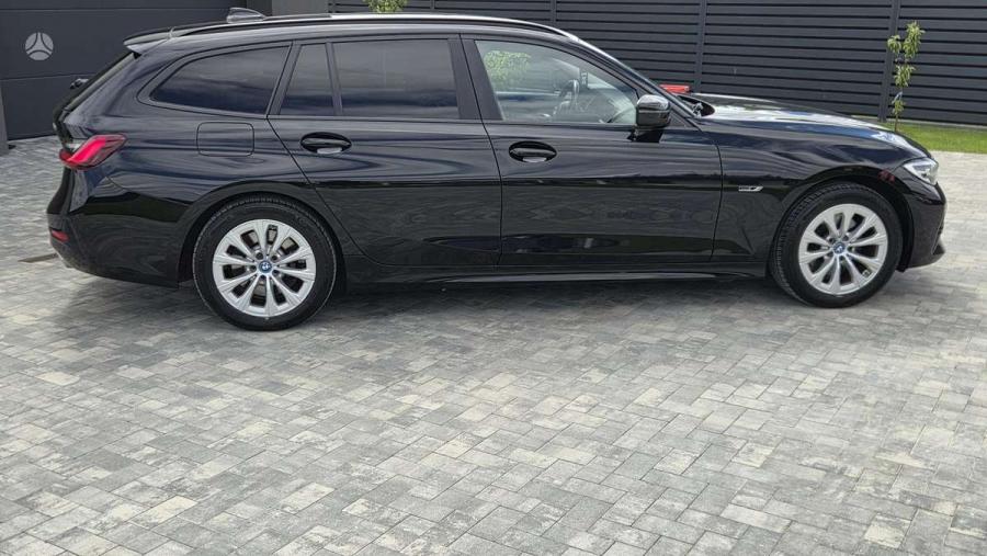 Melns BMW 320 2021 Kauņa, ar dzinēja tilpumu 2.00 L un nobraukumu 232 tūkst. km par 17250 €, foto 9 vietnē AUTOMOTO.COM.LV
