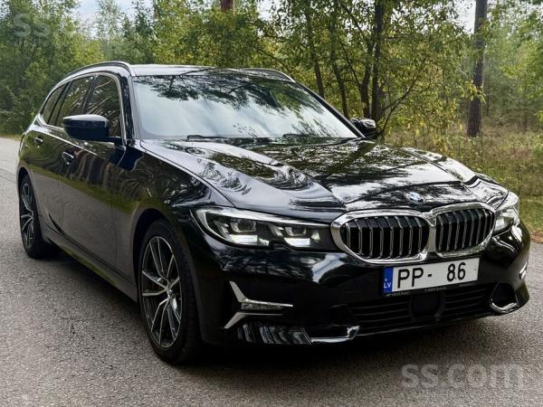 Black BMW 320 2021 in Riga, with an engine capacity of 2.00 L and mileage of 199 thousand km for 17490 €, photo 3 on AUTOMOTO.COM.LV