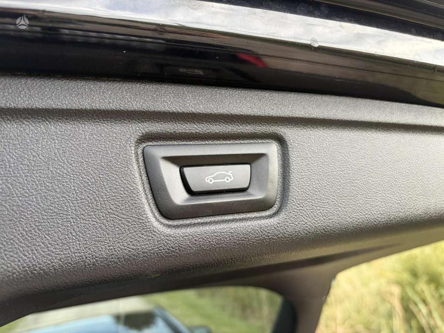 Melns BMW 320 2021 Kauņa, ar dzinēja tilpumu 2.00 L un nobraukumu 257 tūkst. km par 17890 €, foto 18 vietnē AUTOMOTO.COM.LV