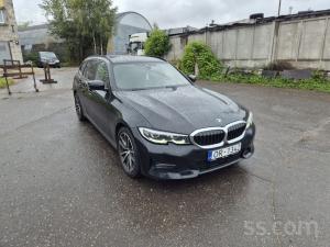 Black BMW 320 2021 in Riga, with an engine capacity of 2.00 L and mileage of 226 thousand km for 18590 €, photo 3 on AUTOMOTO.COM.LV