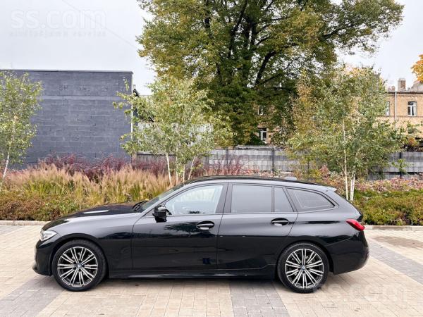 БМВ 320 2021 в Рига на AUTOMOTO.COM.LV Черный БМВ 320 2021 в Рига, объемом двигателя 2.00 л и пробегом 218 тыс. км за 16888 €, фото 6 на AUTOMOTO.COM.LV